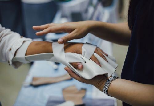 How to become a Physiatrist?