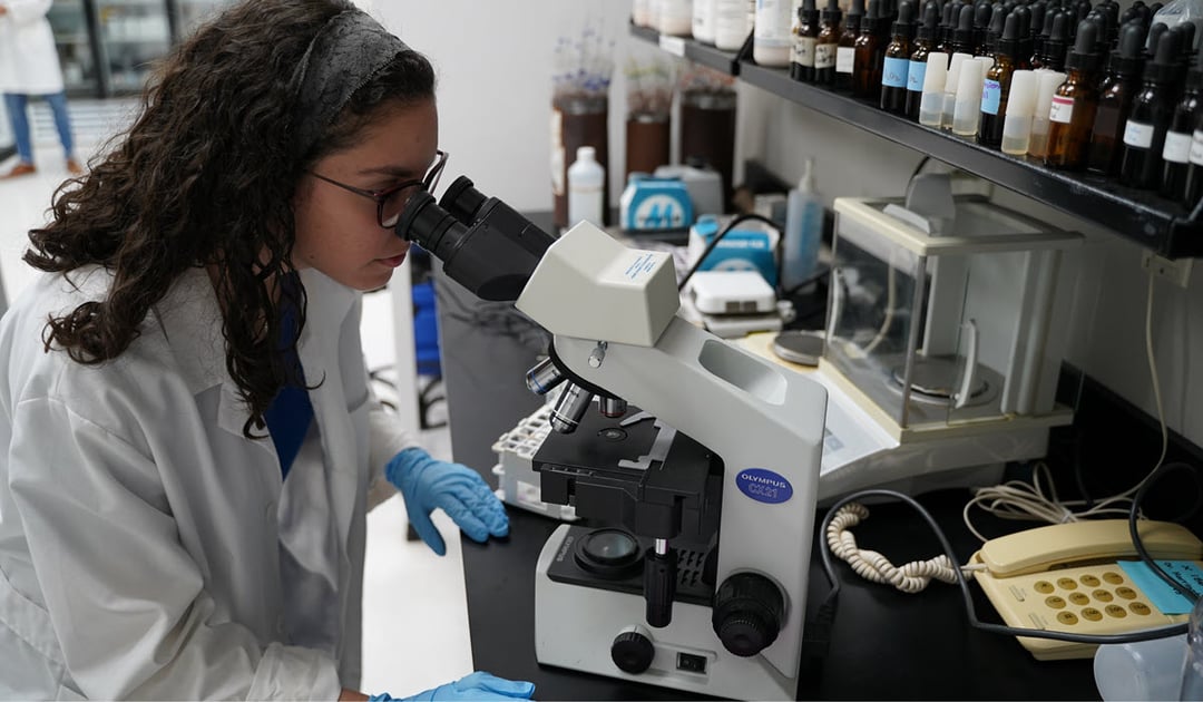 What Is A Pathologist And What Does A Pathologist Do? - A Guide To ...