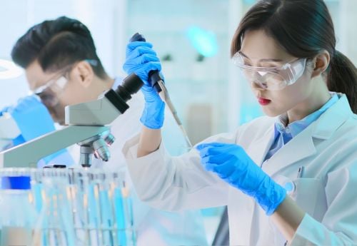 How to become a Forensic Pathologist? – The education, career, and job ...