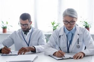 How to become an Internal medicine Doctor? A step-by-step guide after ...