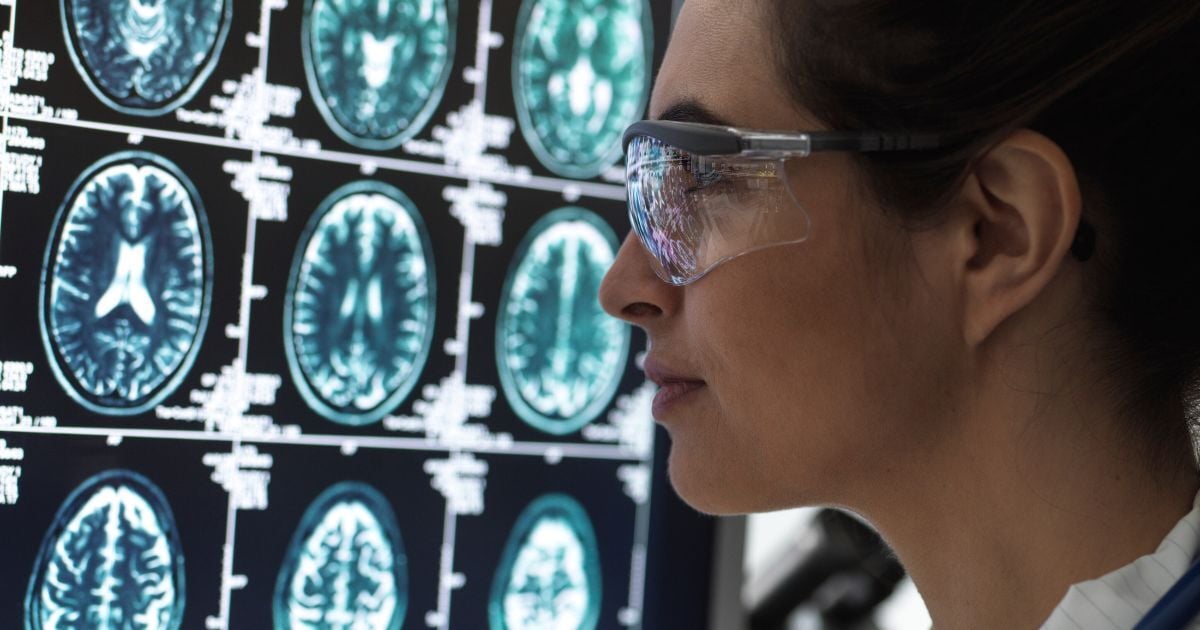 What is a Neurologist and what do these neurology specialists do? 8 FAQ ...